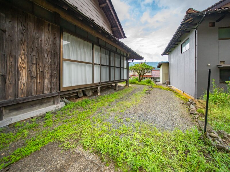 空き家バンク【売買】350万円 広島県廿日市市吉和字田中原速田河内 里山と田園風景を望む 田畑・納屋・駐車場付き4DK平屋古民家 上下水道 - Sumai空き家