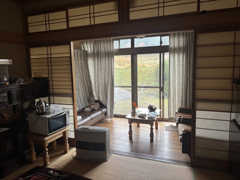 空き家バンク【売買】300万円 広島県三次市甲奴町本郷 駅徒歩圏内 田畑・山林・離れ・納屋・倉庫・サンルーム・駐車場付き5DK2階建古民家 水洗トイレ 縁側・続き間有 - Sumai空き家