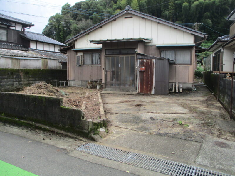 空き家バンク【売買】200万円 佐賀県多久市多久町 家庭菜園可 庭・駐車場付き4DKコンパクト平屋 - Sumai空き家