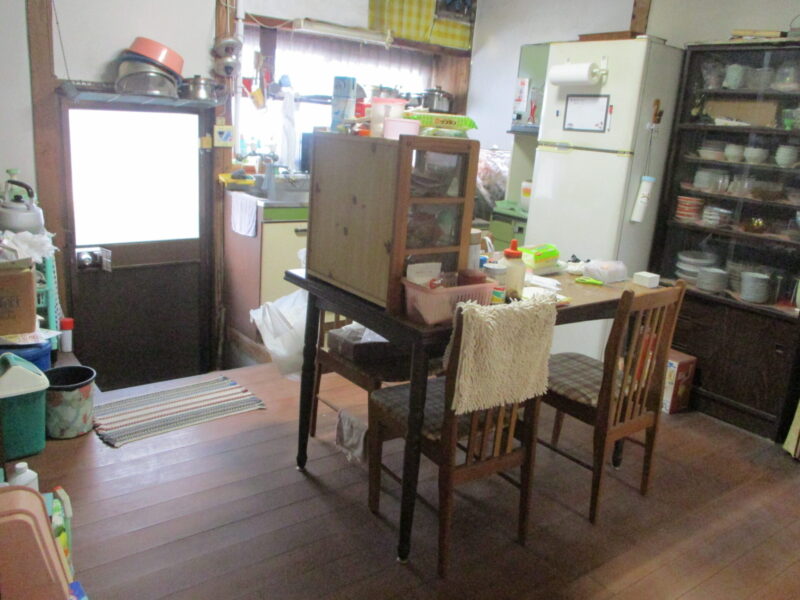 空き家バンク【売買】200万円 佐賀県多久市多久町 家庭菜園可 庭・駐車場付き4DKコンパクト平屋 - Sumai空き家