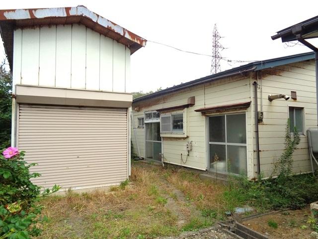 空き家バンク【売買】50万円 秋田県能代市字悪戸 駅徒歩圏内 物置・シャッター車庫付き4DKコンパクト2階建 - Sumai空き家