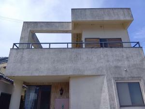 空き家バンク【売買】100万円 愛媛県宇和島市日振島喜路 海を一望する 広いベランダ付き6DK・RC2階建 水洗トイレ - Sumai空き家