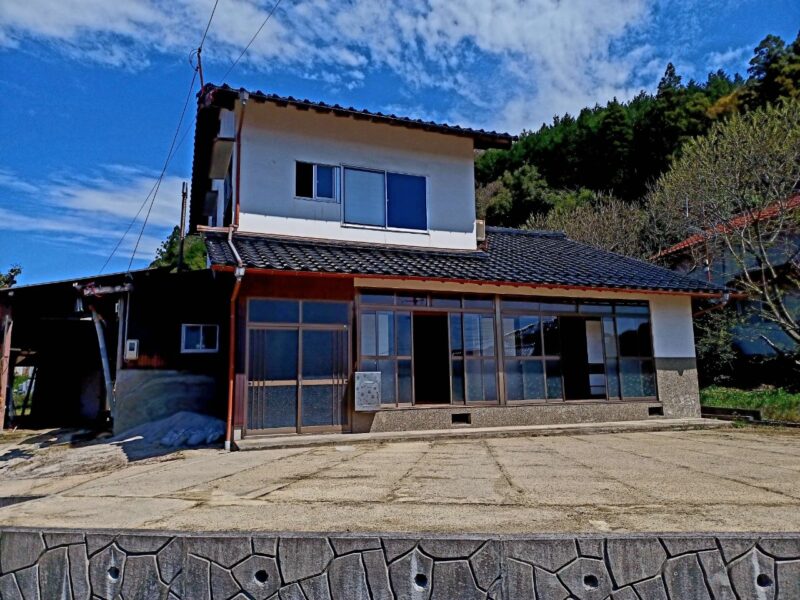 空き家バンク【売買】100万円 島根県雲南市大東町仁和寺 田畑・山林・納屋・駐車場2台付き5DK2階建 土間・縁側・続き間・薪風呂有 - Sumai空き家