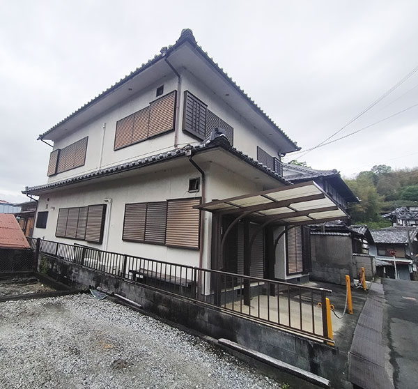 空き家バンク【売買】450万円 奈良県吉野郡下市町下市 補修不要・二世帯住宅可 カーポート付き9DK2階建 水洗トイレ - Sumai空き家