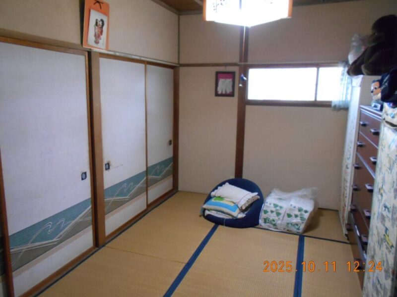 空き家バンク【売買】150万円 富山県黒部市三日市 駅徒歩圏内・通学便利 車庫付き7部屋2階建 - Sumai空き家