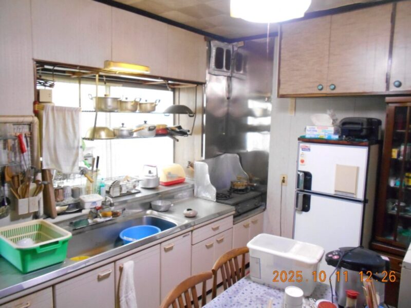 空き家バンク【売買】150万円 富山県黒部市三日市 駅徒歩圏内・通学便利 車庫付き7部屋2階建 - Sumai空き家