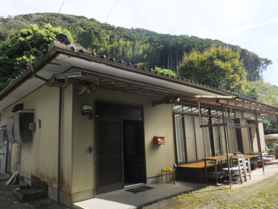 空き家バンク【売買】120万円 宮崎県えびの市大字坂元 広い敷地・平成4年築 畑・山林・倉庫・車庫2台付き4DK平屋 - Sumai空き家