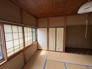 空き家バンク【売買】100万円 岐阜県中津川市中津川 街を一望する高台 倉庫兼車庫・駐車場付き3DKコンパクト2階建 - Sumai空き家