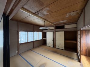 空き家バンク【売買】100万円 岐阜県中津川市中津川 街を一望する高台 倉庫兼車庫・駐車場付き3DKコンパクト2階建 - Sumai空き家